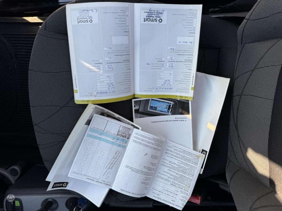 Black Smart Fortwo 2012 in Vilnius, with an engine capacity of 1.00 L and mileage of 90 thousand km for 3850 €, photo 24 on AUTOMOTO.COM.LV