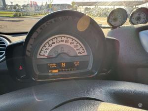 Black Smart Fortwo 2012 in Vilnius, with an engine capacity of 1.00 L and mileage of 90 thousand km for 3850 €, photo 27 on AUTOMOTO.COM.LV