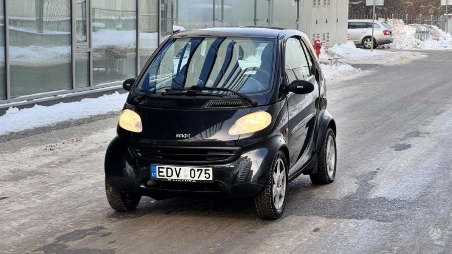 Melns Smart Fortwo 2001 Viļņa, ar dzinēja tilpumu 0.60 L un nobraukumu 190 tūkst. km par 500 €, foto 1 vietnē AUTOMOTO.COM.LV