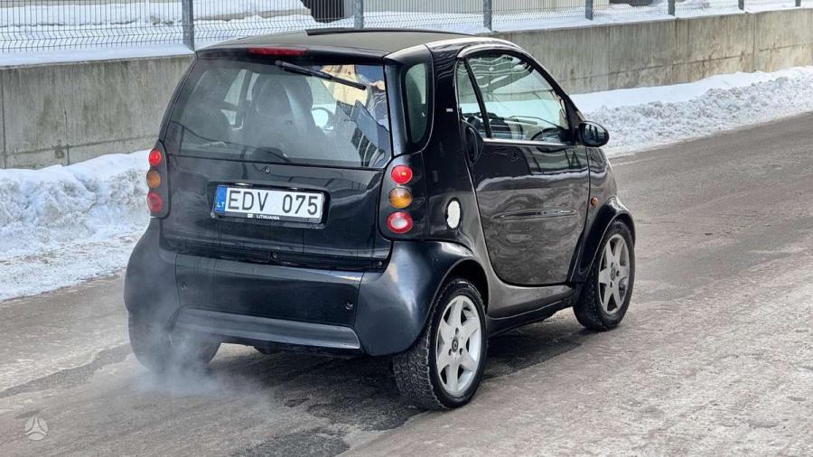 Melns Smart Fortwo 2001 Viļņa, ar dzinēja tilpumu 0.60 L un nobraukumu 190 tūkst. km par 500 €, foto 3 vietnē AUTOMOTO.COM.LV