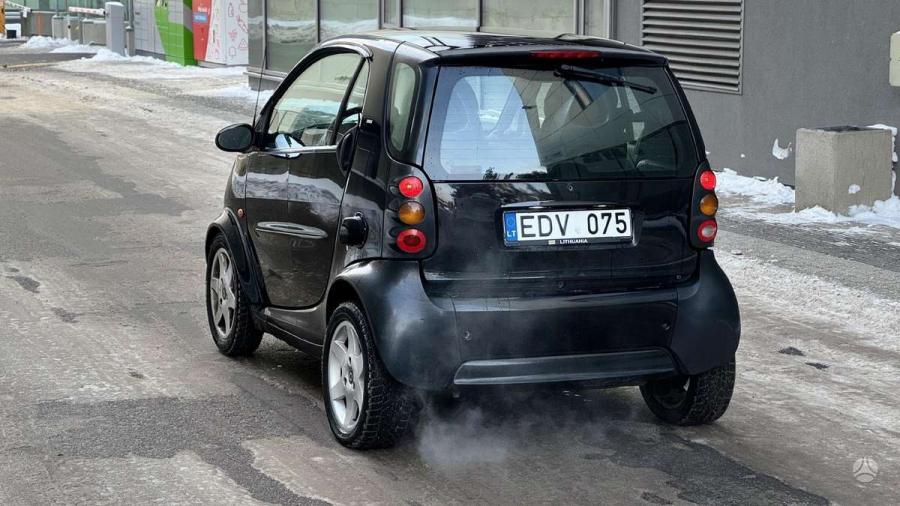 Melns Smart Fortwo 2001 Viļņa, ar dzinēja tilpumu 0.60 L un nobraukumu 190 tūkst. km par 500 €, foto 4 vietnē AUTOMOTO.COM.LV