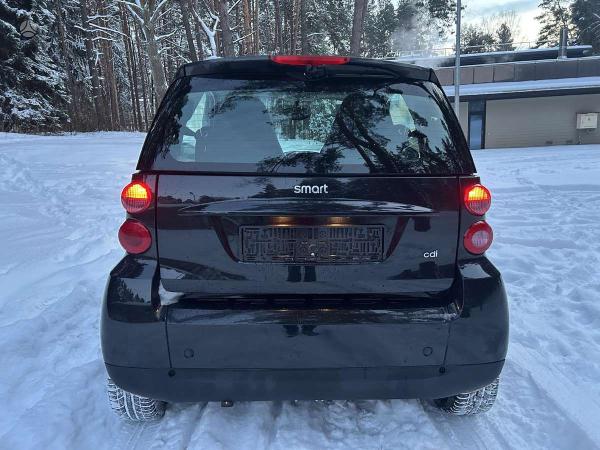 Black Smart Fortwo 2008 in Vilnius, with an engine capacity of 0.80 L and mileage of 202 thousand km for 2800 €, photo 3 on AUTOMOTO.COM.LV