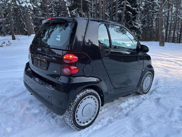 Black Smart Fortwo 2008 in Vilnius, with an engine capacity of 0.80 L and mileage of 202 thousand km for 2800 €, photo 4 on AUTOMOTO.COM.LV