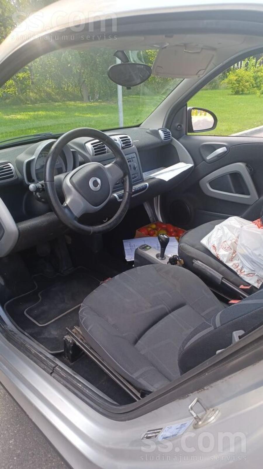 Black Smart Fortwo 2008 in Riga, with an engine capacity of 1.00 L and mileage of 200 thousand km for 2999 €, photo 3 on AUTOMOTO.COM.LV