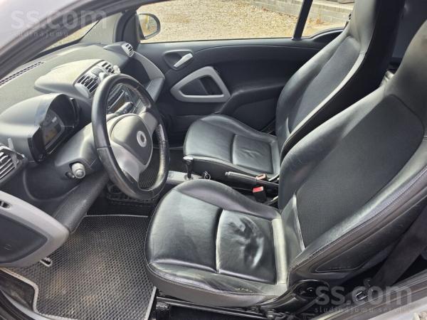 Melns Smart Fortwo 2010 Rēzekne, ar dzinēja tilpumu 0.80 L un nobraukumu 0 tūkst. km par 2950 €, foto 10 vietnē AUTOMOTO.COM.LV