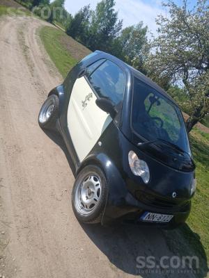 Black Smart Fortwo 2025 in Rezekne, with an engine capacity of 0.80 L and mileage of 18 thousand km for 2500 €, photo 3 on AUTOMOTO.COM.LV