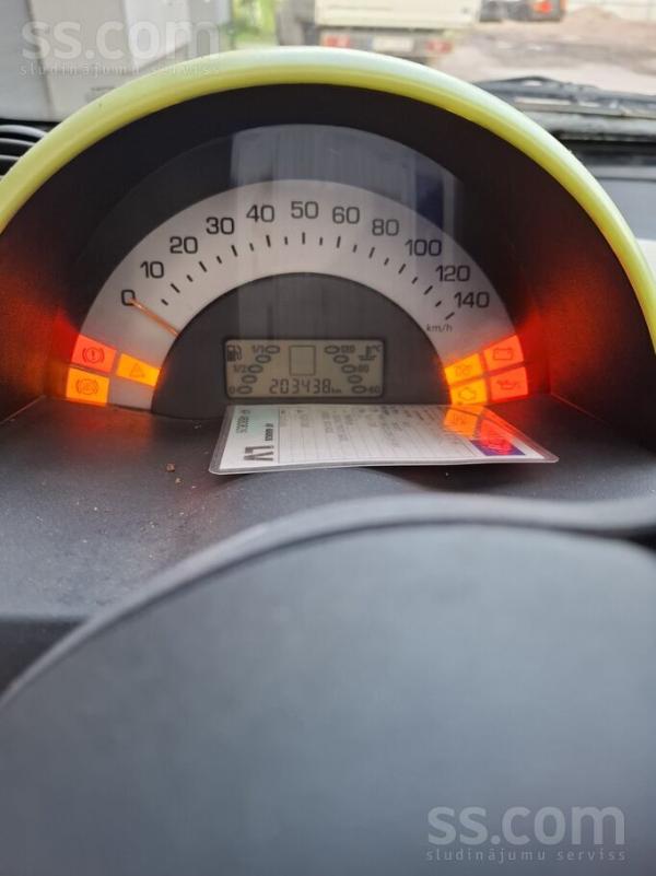 Blue Smart Fortwo 2002 in Ogre, with an engine capacity of 0.80 L and mileage of 203 thousand km for 580 €, photo 7 on AUTOMOTO.COM.LV