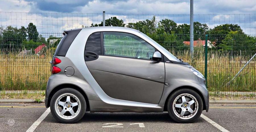 Brūns Smart Fortwo 2011 Viļņa, ar dzinēja tilpumu 1.00 L un nobraukumu 137 tūkst. km par 4900 €, foto 8 vietnē AUTOMOTO.COM.LV