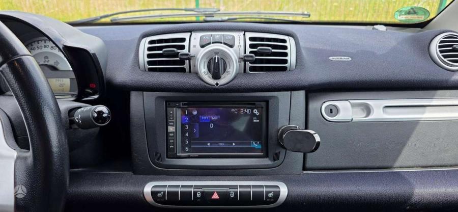 Brūns Smart Fortwo 2011 Viļņa, ar dzinēja tilpumu 1.00 L un nobraukumu 137 tūkst. km par 4900 €, foto 18 vietnē AUTOMOTO.COM.LV