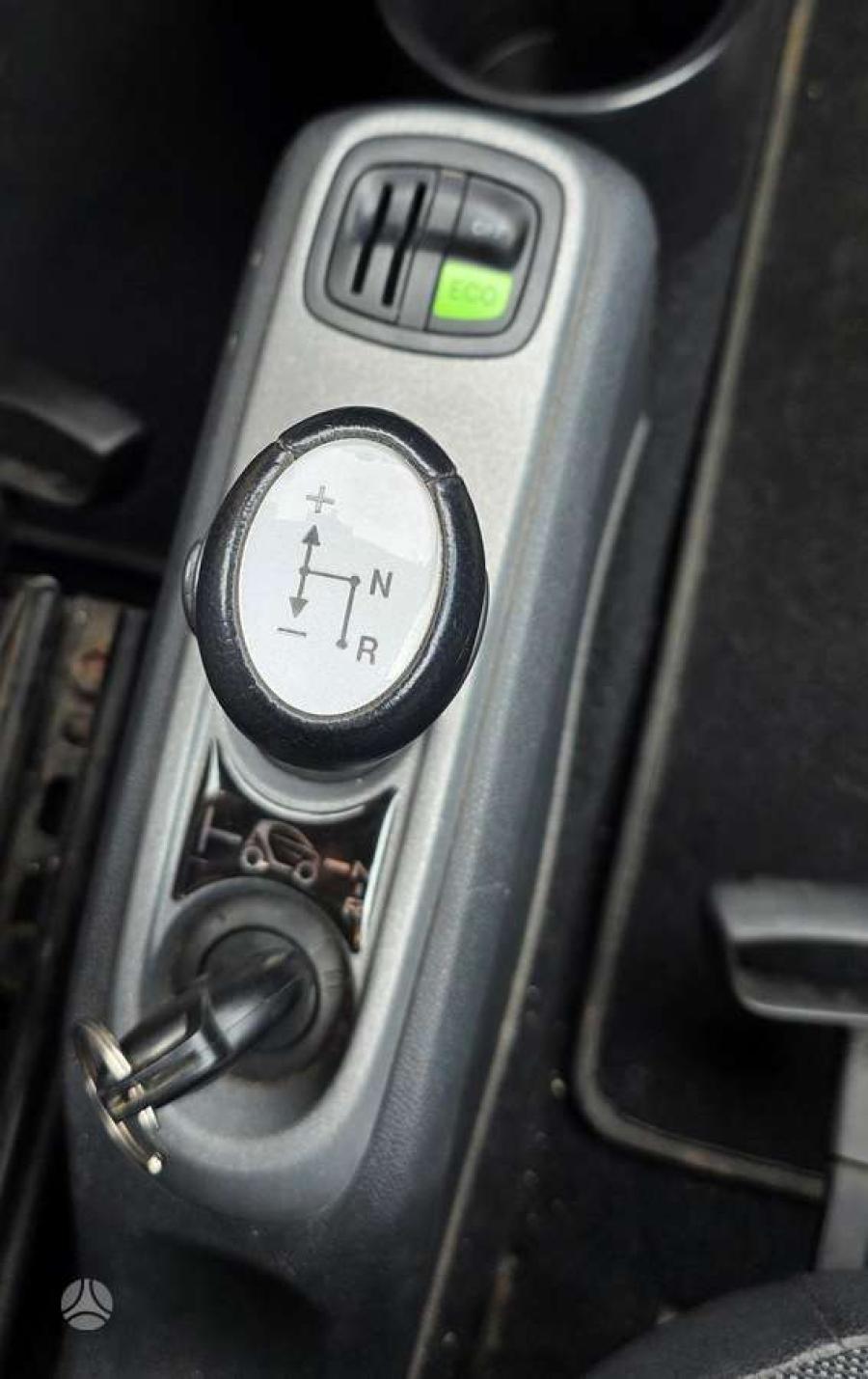 Brūns Smart Fortwo 2011 Viļņa, ar dzinēja tilpumu 1.00 L un nobraukumu 137 tūkst. km par 4900 €, foto 19 vietnē AUTOMOTO.COM.LV