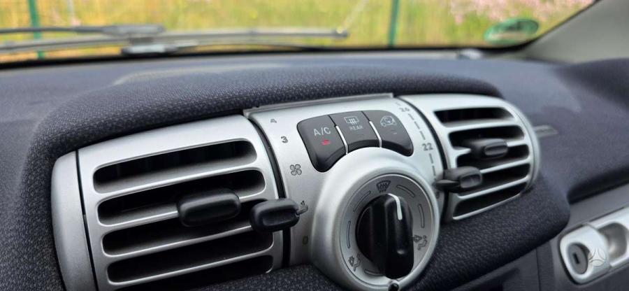Brūns Smart Fortwo 2011 Viļņa, ar dzinēja tilpumu 1.00 L un nobraukumu 137 tūkst. km par 4900 €, foto 21 vietnē AUTOMOTO.COM.LV