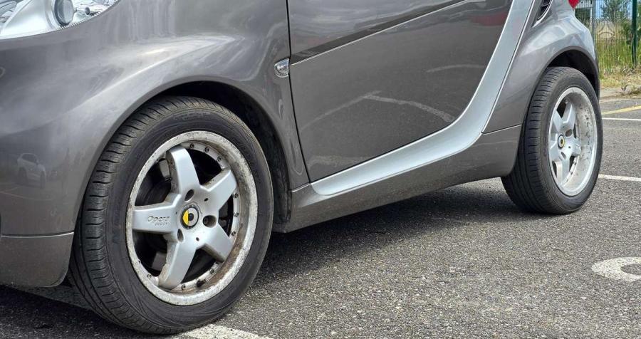 Brūns Smart Fortwo 2011 Viļņa, ar dzinēja tilpumu 1.00 L un nobraukumu 137 tūkst. km par 4900 €, foto 25 vietnē AUTOMOTO.COM.LV