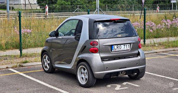 Brown Smart Fortwo 2011 in Vilnius, with an engine capacity of 1.00 L and mileage of 137 thousand km for 3990 €, photo 7 on AUTOMOTO.COM.LV