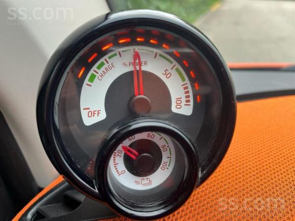 Brūns Smart Fortwo 2017 Rīga, ar dzinēja tilpumu 0.60 L un nobraukumu 0 tūkst. km par 8350 €, foto 5 vietnē AUTOMOTO.COM.LV