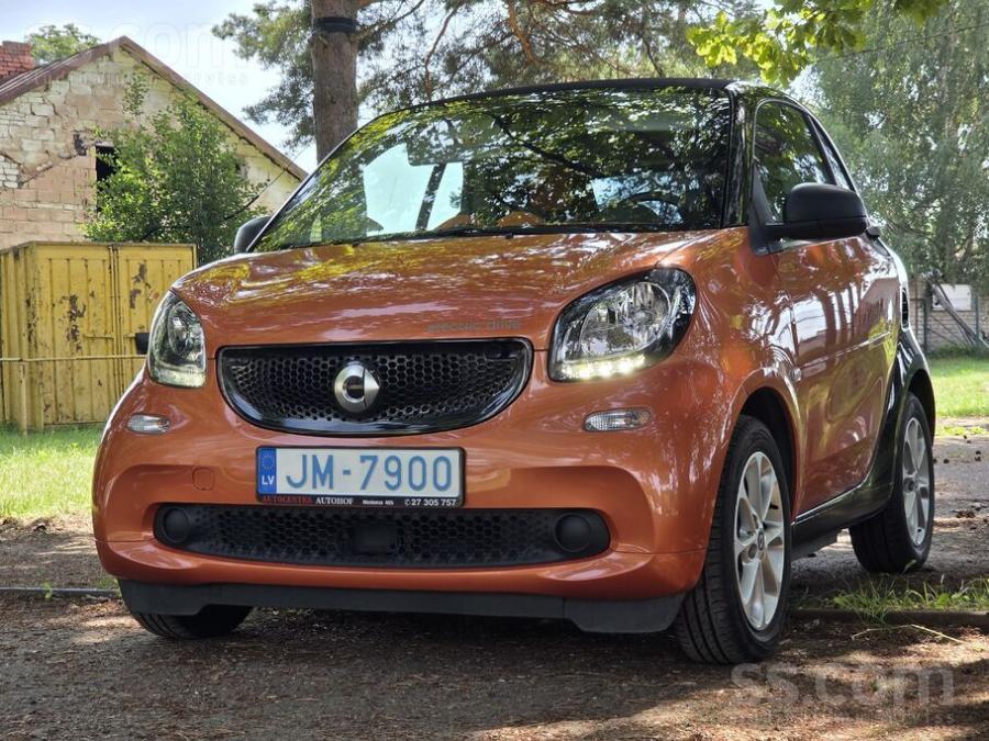 Brūns Smart Fortwo 2017 Rīga, ar dzinēja tilpumu 1.00 L un nobraukumu 0 tūkst. km par 7990 €, foto 3 vietnē AUTOMOTO.COM.LV