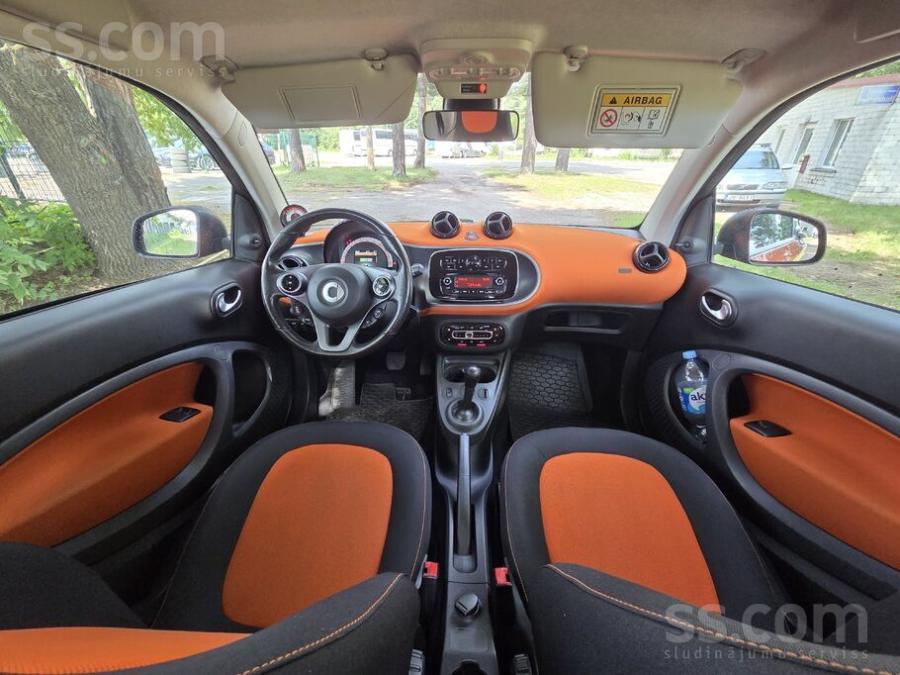 Brūns Smart Fortwo 2017 Rīga, ar dzinēja tilpumu 1.00 L un nobraukumu 0 tūkst. km par 7990 €, foto 4 vietnē AUTOMOTO.COM.LV