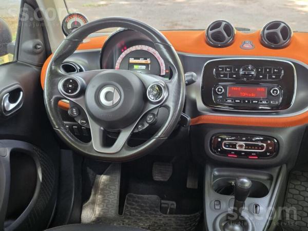 Brūns Smart Fortwo 2017 Rīga, ar dzinēja tilpumu 1.00 L un nobraukumu 0 tūkst. km par 7990 €, foto 4 vietnē AUTOMOTO.COM.LV