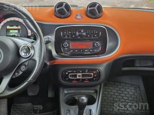 Brūns Smart Fortwo 2017 Rīga, ar dzinēja tilpumu 1.00 L un nobraukumu 0 tūkst. km par 7990 €, foto 6 vietnē AUTOMOTO.COM.LV