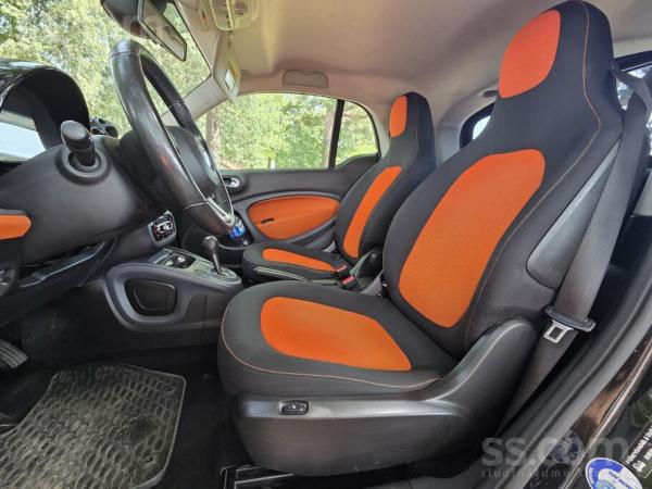 Brūns Smart Fortwo 2017 Rīga, ar dzinēja tilpumu 1.00 L un nobraukumu 0 tūkst. km par 7990 €, foto 6 vietnē AUTOMOTO.COM.LV