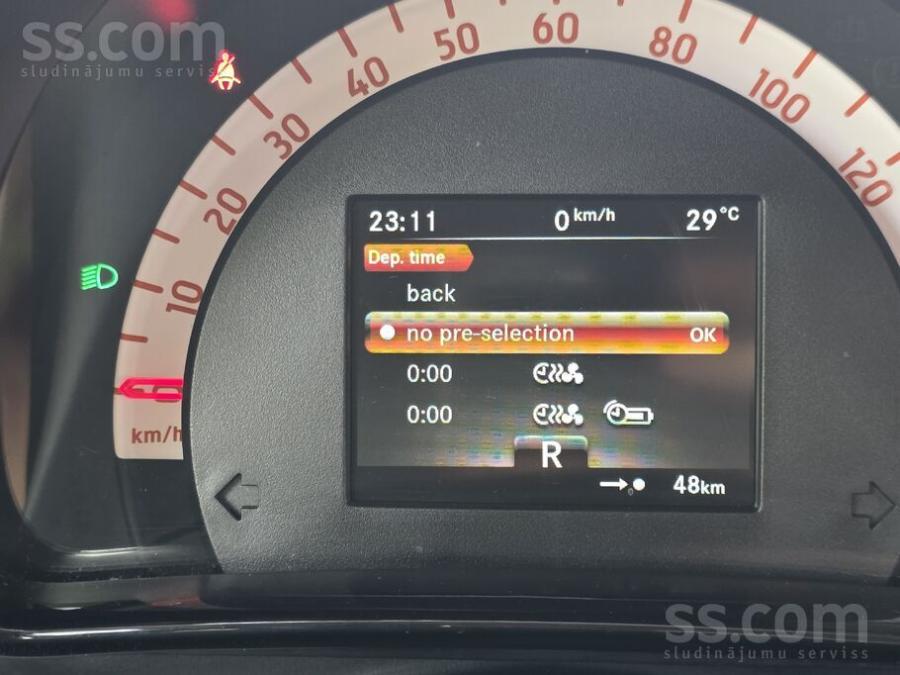 Brūns Smart Fortwo 2017 Rīga, ar dzinēja tilpumu 1.00 L un nobraukumu 0 tūkst. km par 7990 €, foto 10 vietnē AUTOMOTO.COM.LV