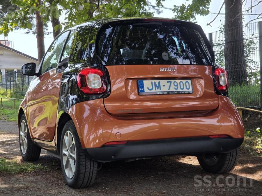 Brūns Smart Fortwo 2017 Rīga, ar dzinēja tilpumu 1.00 L un nobraukumu 0 tūkst. km par 7990 €, foto 12 vietnē AUTOMOTO.COM.LV