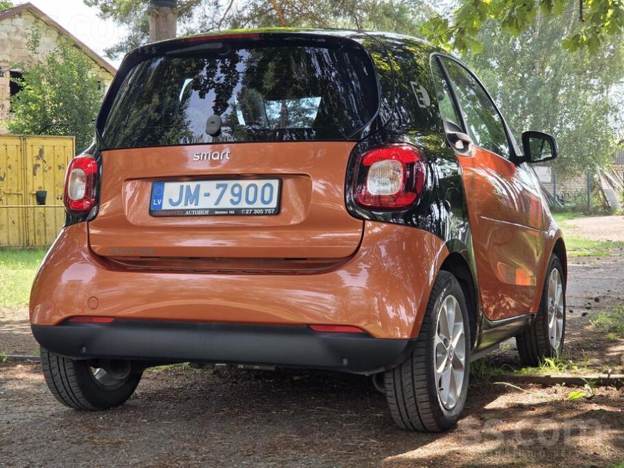 Brūns Smart Fortwo 2017 Rīga, ar dzinēja tilpumu 1.00 L un nobraukumu 0 tūkst. km par 7990 €, foto 13 vietnē AUTOMOTO.COM.LV