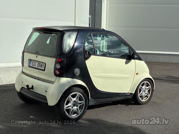 Smart Fortwo 2004 Tallina vietnē Smart Fortwo 2004 Tallina, ar dzinēja tilpumu 0.80 L un nobraukumu 164 tūkst. km par 1799 €, foto 3 vietnē AUTOMOTO.COM.LV