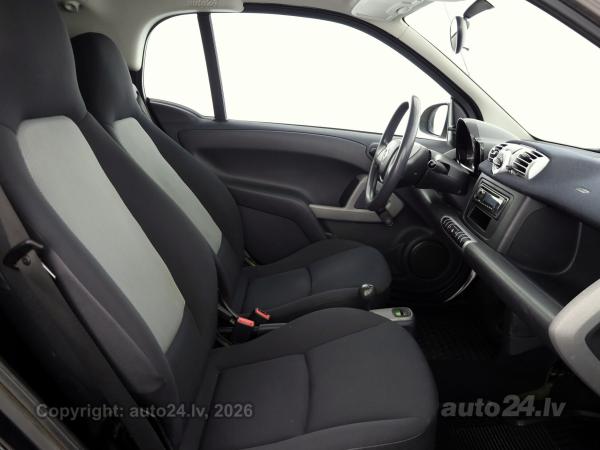 Smart Fortwo 2011 Tallina, ar dzinēja tilpumu 1.00 L un nobraukumu 86 tūkst. km par 2999 €, foto 6 vietnē AUTOMOTO.COM.LV