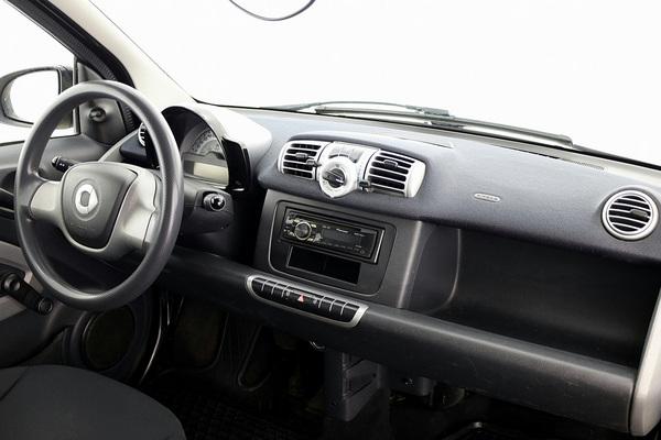Smart Fortwo 2011 Tallina, ar dzinēja tilpumu 1.00 L un nobraukumu 86 tūkst. km par 2799 €, foto 5 vietnē AUTOMOTO.COM.LV