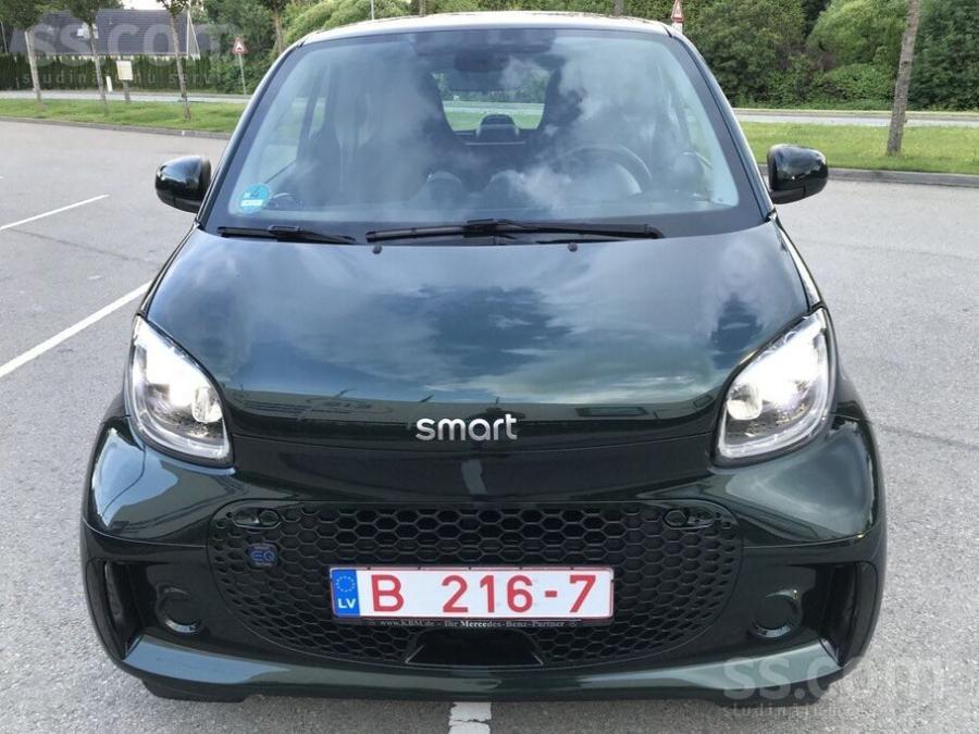 Green Smart Fortwo 2022 in Riga, with an engine capacity of 0.60 L and mileage of 28 thousand km for 7100 €, photo 3 on AUTOMOTO.COM.LV