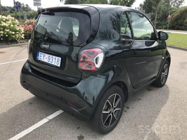 Green Smart Fortwo 2022 in Riga, with an engine capacity of 1.00 L and mileage of 28 thousand km for 6860 €, photo 7 on AUTOMOTO.COM.LV