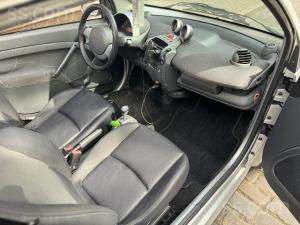 Pelēks Smart Fortwo 2003 Rīga, ar dzinēja tilpumu 0.70 L un nobraukumu 67 tūkst. km par 2350 €, foto 22 vietnē AUTOMOTO.COM.LV