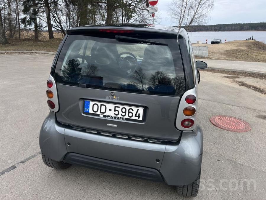 Grey Smart Fortwo 2001 in Riga, with an engine capacity of 0.60 L and mileage of 94 thousand km for 1600 €, photo 4 on AUTOMOTO.COM.LV