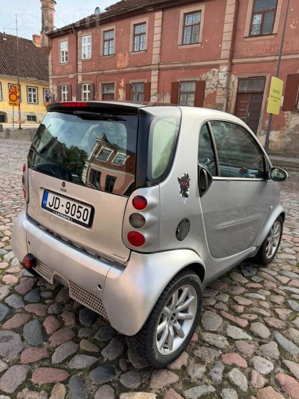Grey Smart Fortwo 2001 in Kuldiga, with an engine capacity of 0.60 L and mileage of 95 thousand km for 1250 €, photo 4 on AUTOMOTO.COM.LV