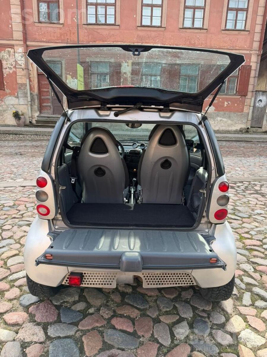 Grey Smart Fortwo 2001 in Kuldiga, with an engine capacity of 0.60 L and mileage of 95 thousand km for 1250 €, photo 6 on AUTOMOTO.COM.LV