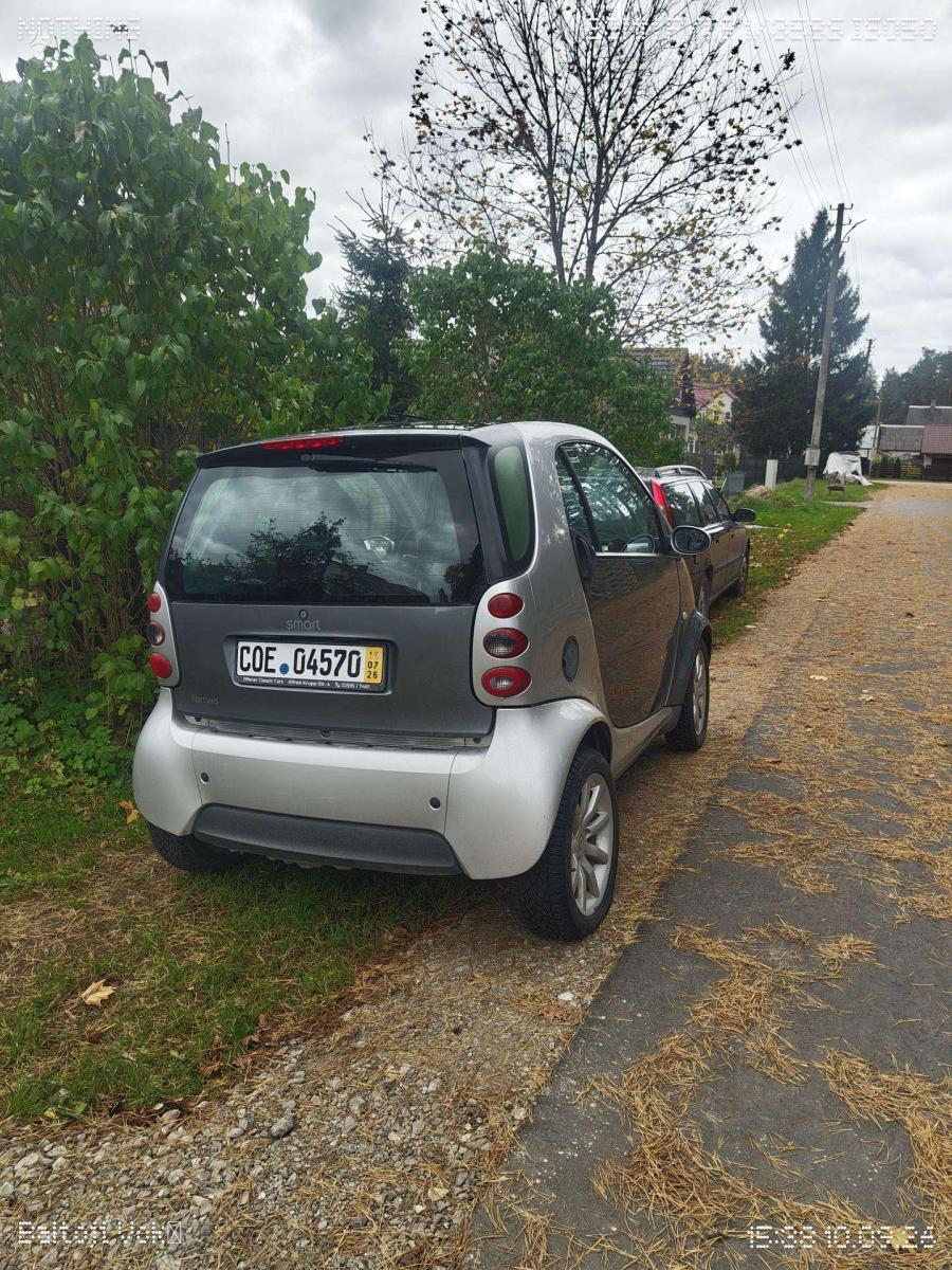 Pelēks Smart Fortwo 2004 Viļņa, ar dzinēja tilpumu 0.70 L un nobraukumu 184 tūkst. km par 1400 €, foto 4 vietnē AUTOMOTO.COM.LV