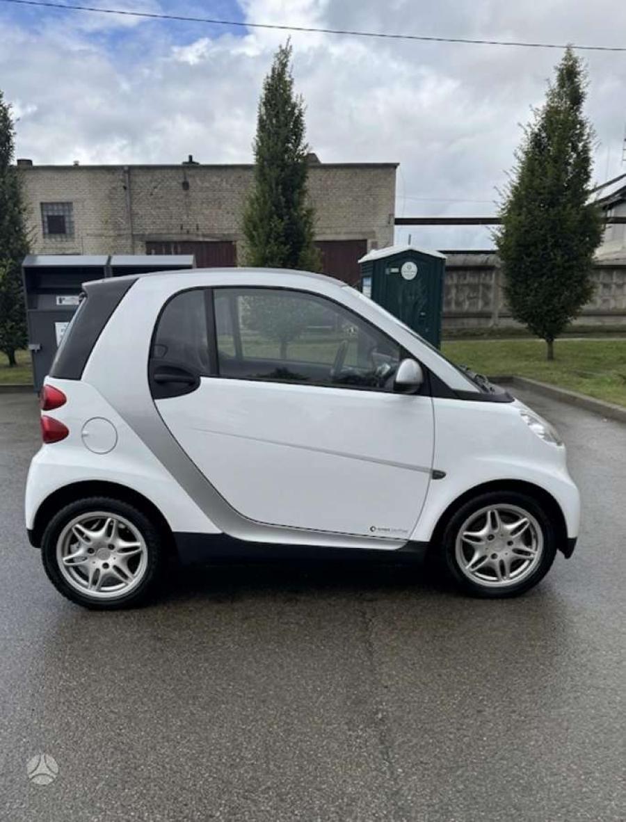 Grey Smart Fortwo 2012 in Kaunas, with an engine capacity of 1.00 L and mileage of 76 thousand km for 3700 €, photo 3 on AUTOMOTO.COM.LV
