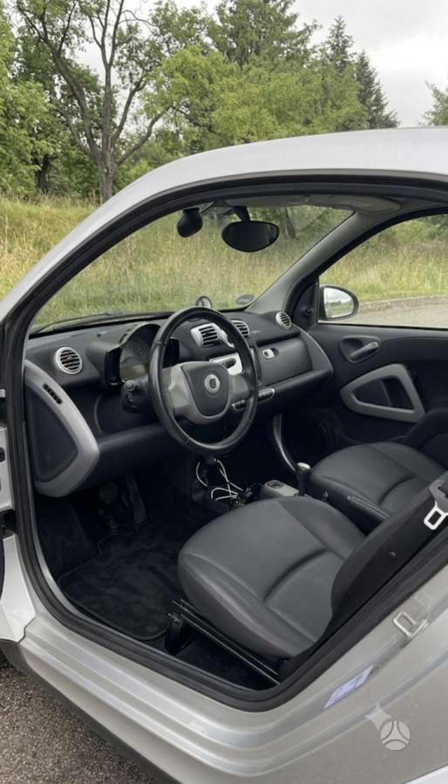 Grey Smart Fortwo 2012 in Kaunas, with an engine capacity of 1.00 L and mileage of 76 thousand km for 3700 €, photo 7 on AUTOMOTO.COM.LV