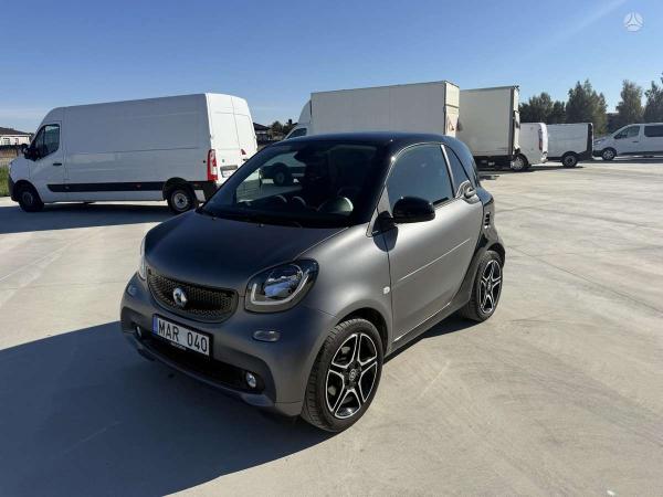 Pelēks Smart Fortwo 2016 Klaipėda, ar dzinēja tilpumu 1.00 L un nobraukumu 62 tūkst. km par 6900 €, foto 1 vietnē AUTOMOTO.COM.LV