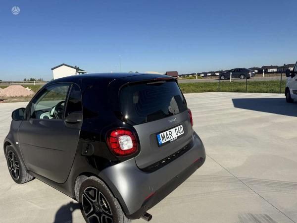 Pelēks Smart Fortwo 2016 Klaipėda, ar dzinēja tilpumu 1.00 L un nobraukumu 62 tūkst. km par 6900 €, foto 4 vietnē AUTOMOTO.COM.LV
