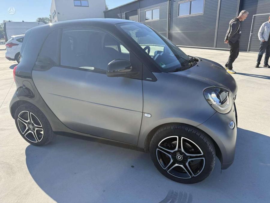 Pelēks Smart Fortwo 2016 Klaipėda, ar dzinēja tilpumu 1.00 L un nobraukumu 62 tūkst. km par 6900 €, foto 7 vietnē AUTOMOTO.COM.LV