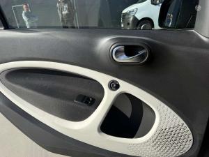 Pelēks Smart Fortwo 2016 Klaipėda, ar dzinēja tilpumu 1.00 L un nobraukumu 62 tūkst. km par 6900 €, foto 17 vietnē AUTOMOTO.COM.LV