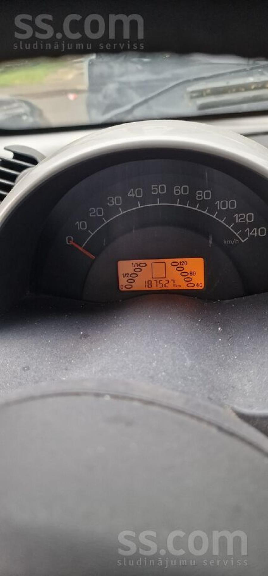 Sarkans Smart Fortwo 2002 Rīga, ar dzinēja tilpumu 0.60 L un nobraukumu 188 tūkst. km par 800 €, foto 6 vietnē AUTOMOTO.COM.LV