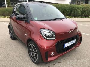 Red Smart Fortwo 2022 in Riga, with an engine capacity of 0.00 L and mileage of 13 thousand km for 7780 €, photo  on AUTOMOTO.COM.LV