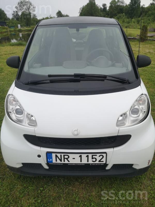 White Smart Fortwo 2008 in Jelgava, with an engine capacity of 0.80 L and mileage of 200 thousand km for 1800 €, photo 4 on AUTOMOTO.COM.LV