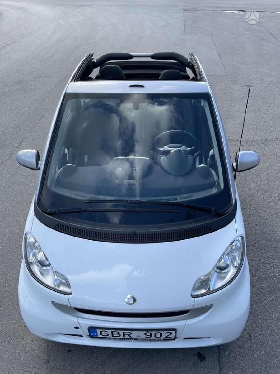 White Smart Fortwo 2013 in Siauliai, with an engine capacity of 1.00 L and mileage of 50 thousand km for 3799 €, photo 16 on AUTOMOTO.COM.LV