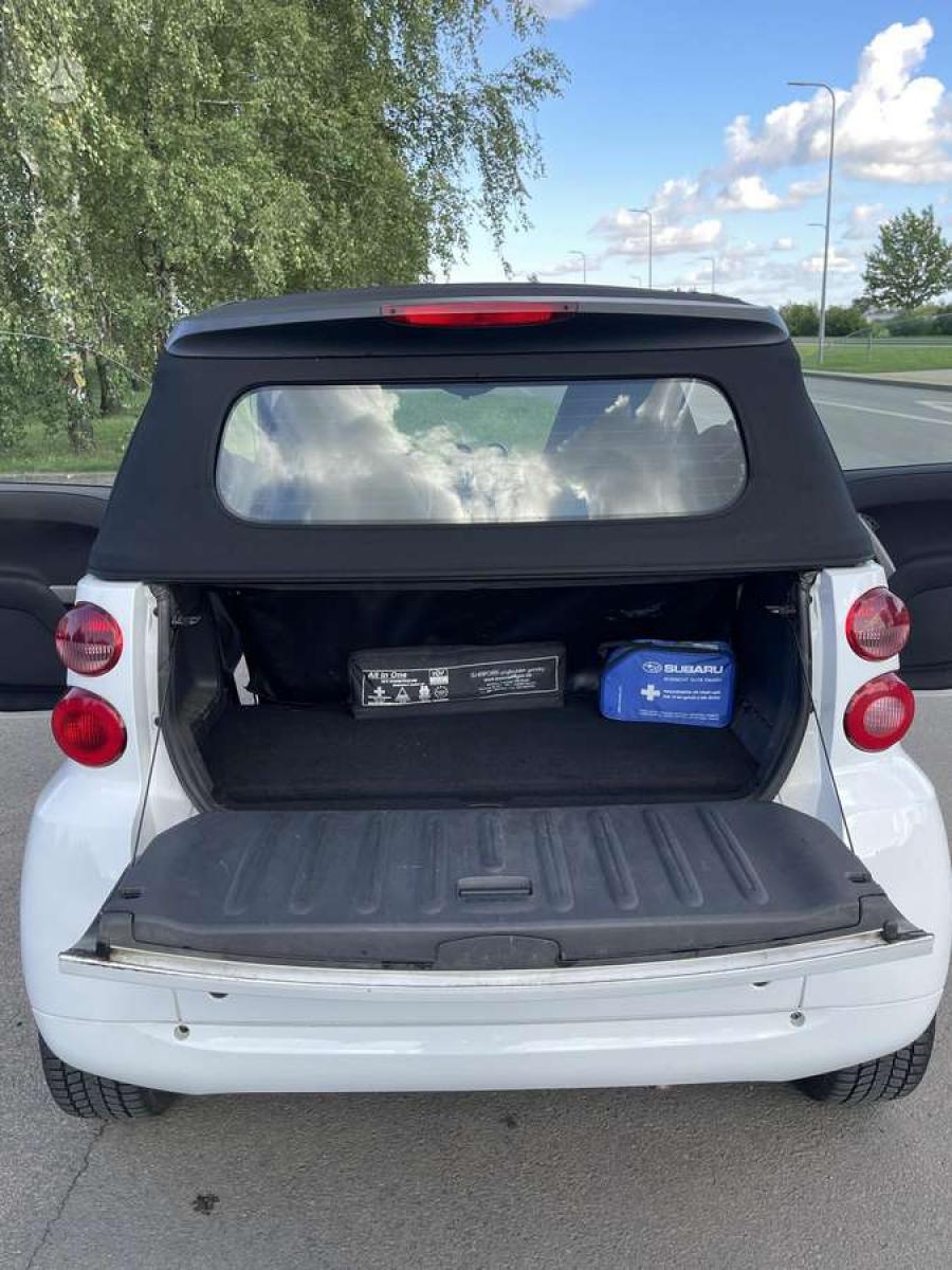 White Smart Fortwo 2013 in Siauliai, with an engine capacity of 1.00 L and mileage of 50 thousand km for 3799 €, photo 24 on AUTOMOTO.COM.LV