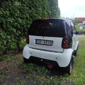 White Smart Fortwo 2002 in Riga, with an engine capacity of 0.60 L and mileage of 216 thousand km for 500 €, photo 4 on AUTOMOTO.COM.LV
