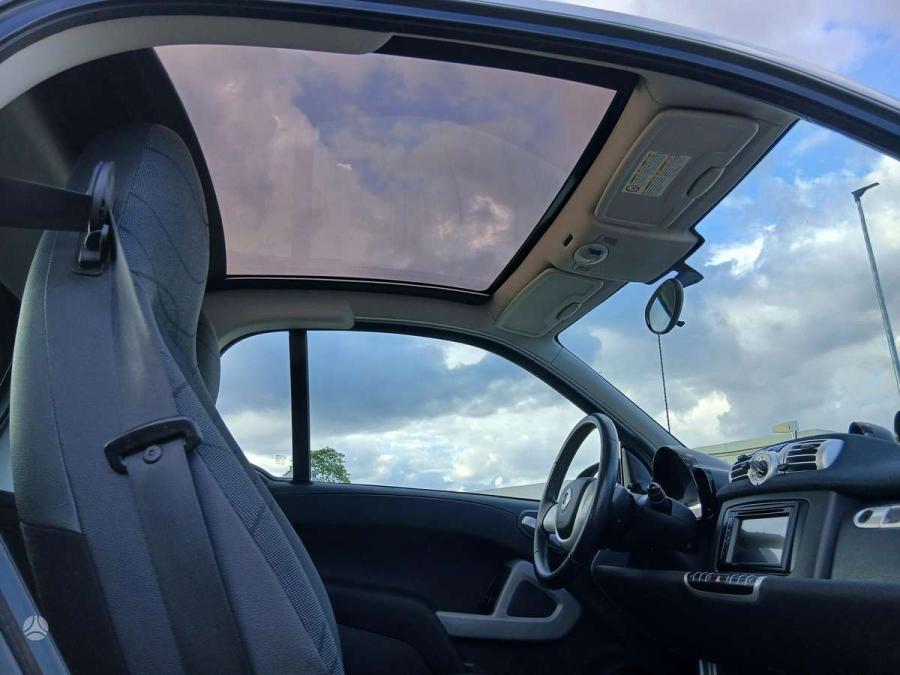 Balts Smart Fortwo 2013 Marijampole, ar dzinēja tilpumu 0.80 L un nobraukumu 140 tūkst. km par 3850 €, foto 33 vietnē AUTOMOTO.COM.LV