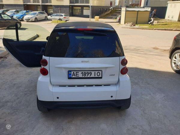 White Smart Fortwo 2013 in Vilnius, with an engine capacity of 1.00 L and mileage of 155 thousand km for 3500 €, photo 3 on AUTOMOTO.COM.LV